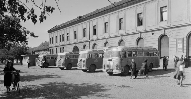 Nyáron szaunává változott, ezzel kiérdemelte a Nejlon becenevet az ...