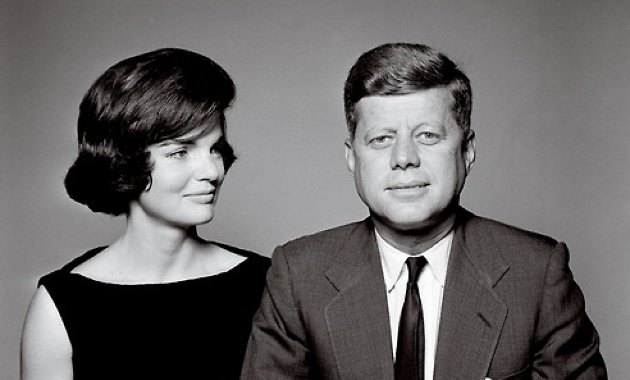 Mit keresett John F. Kennedy egy angol faluban, néhány hónappal a ...